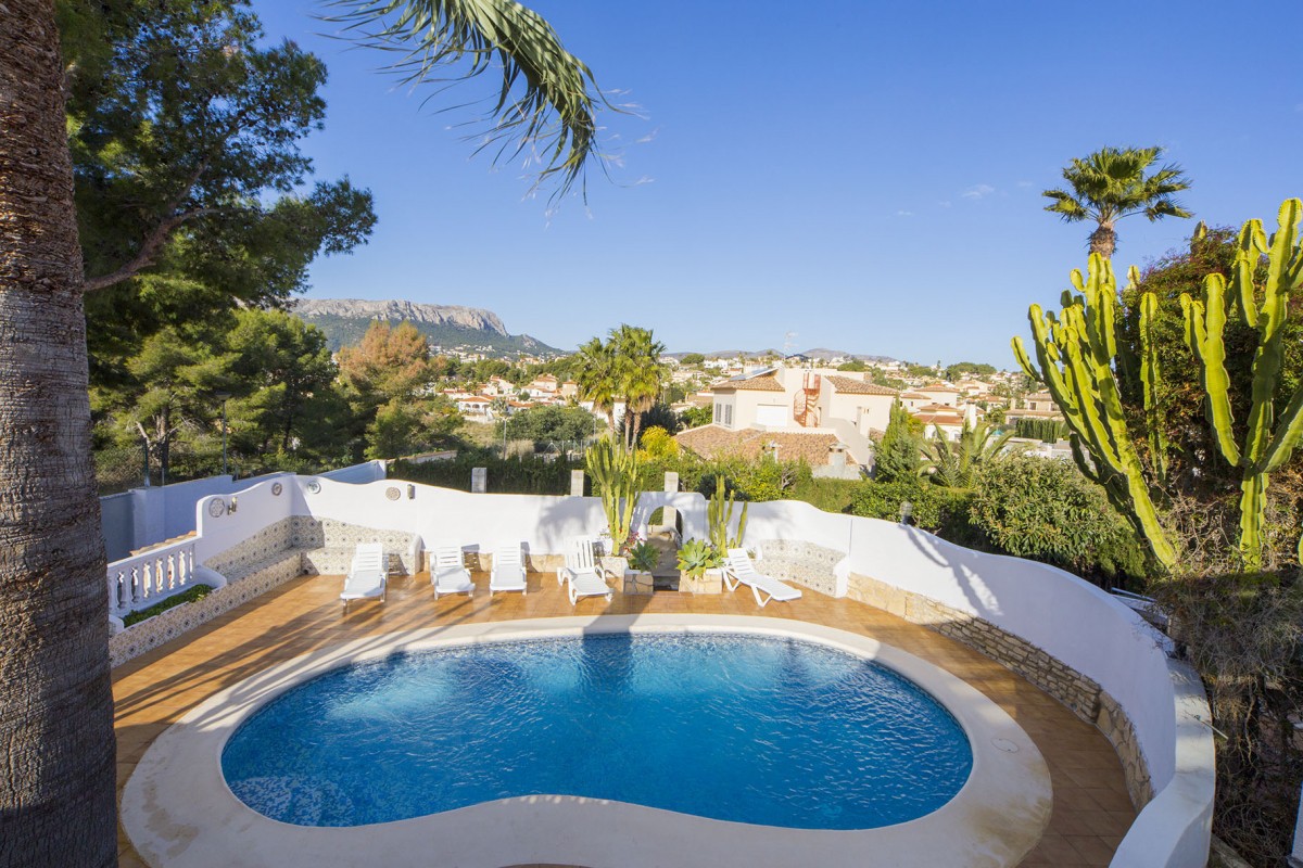 Vila de lux cu piscina gradina 500m de plaja - tripinvest.ro